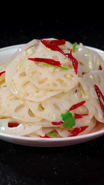 凉拌莲藕怎么做才脆_莲藕焯水几分钟-第1张图片-山城妙识