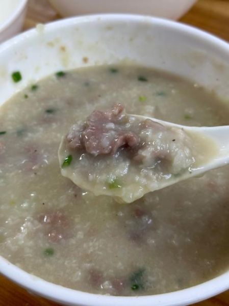 牛肉粥怎么煮才嫩_家常牛肉粥做法大全-第1张图片-山城妙识 牛肉粥怎么煮才嫩_家常牛肉粥做法大全-第1张图片-山城妙识