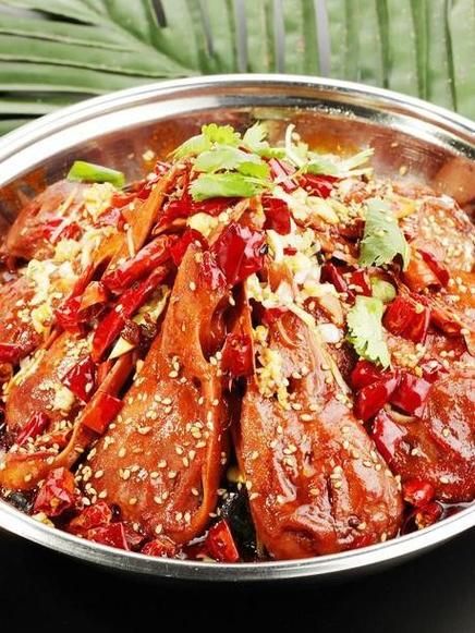 干锅鸭头怎么做_干锅鸭头最正宗的做法-第2张图片-山城妙识