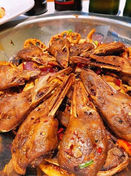 干锅鸭头怎么做_干锅鸭头最正宗的做法-第1张图片-山城妙识