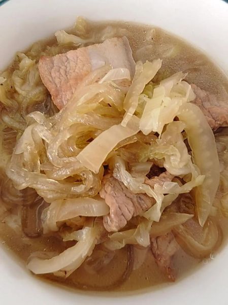 东北酸菜炖粉条怎么做_酸菜炖粉条用不用焯水-第3张图片-山城妙识