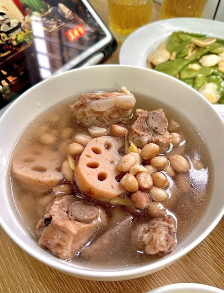 莲藕排骨汤高压锅做法_需要多久-第2张图片-山城妙识 莲藕排骨汤高压锅做法_需要多久-第2张图片-山城妙识