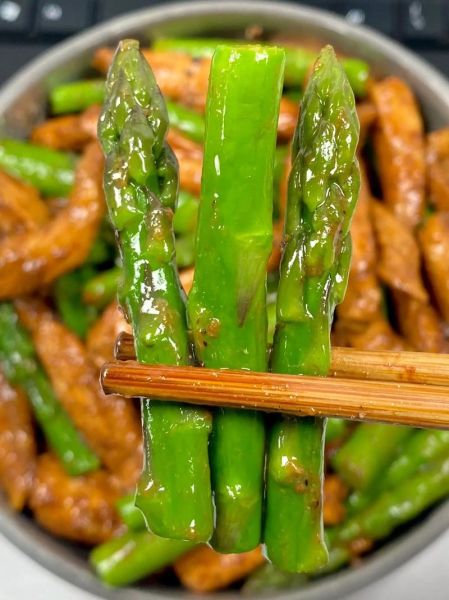 芦笋炒肉片怎么炒才嫩_芦笋炒肉片的家常做法-第3张图片-山城妙识 芦笋炒肉片怎么炒才嫩_芦笋炒肉片的家常做法-第3张图片-山城妙识