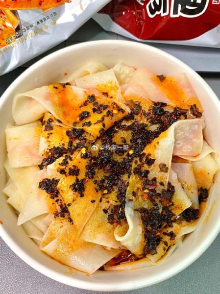 红油面皮的热量高吗_减肥能吃吗-第3张图片-山城妙识