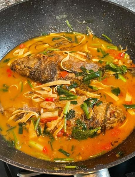 四川红烧鲫鱼怎么做_正宗川味红烧鲫鱼秘诀-第1张图片-山城妙识