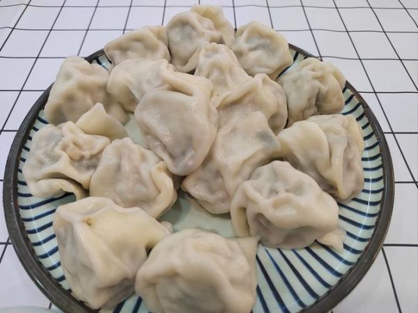 猪肉大葱饺子馅怎么调好吃_饺子馅不腥的秘诀-第3张图片-山城妙识 猪肉大葱饺子馅怎么调好吃_饺子馅不腥的秘诀-第3张图片-山城妙识