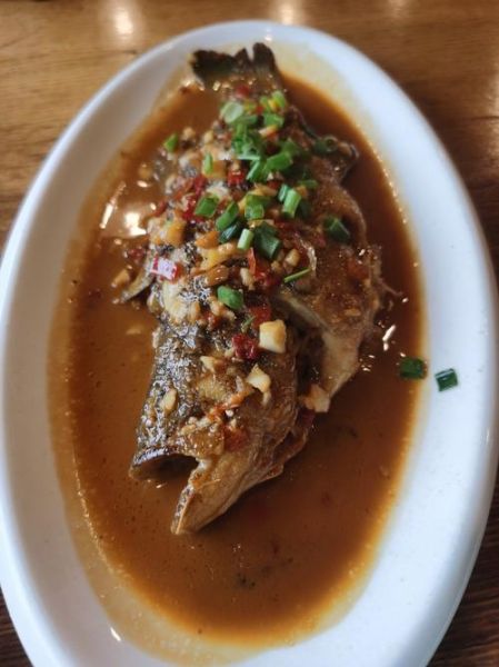 红烧鲈鱼怎么做_家常红烧鲈鱼做法大全-第3张图片-山城妙识