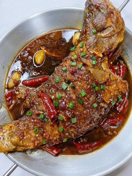 红烧鲈鱼怎么做_家常红烧鲈鱼做法大全-第2张图片-山城妙识