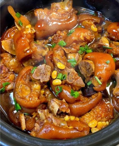 猪脚怎么煮才好吃_猪脚去腥增香的秘诀-第1张图片-山城妙识