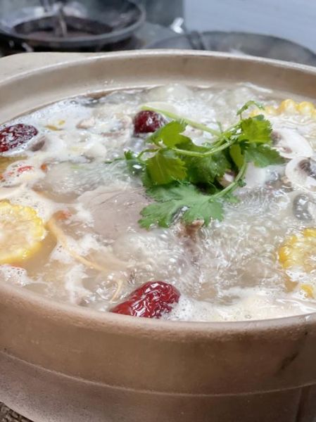 羊肉炖芋头怎么做_羊肉炖芋头用高压锅还是砂锅-第2张图片-山城妙识