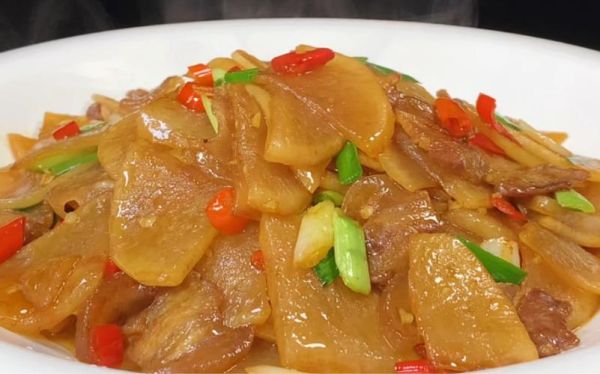 白萝卜炒肉片怎么做_白萝卜炒肉片先炒哪个-第1张图片-山城妙识