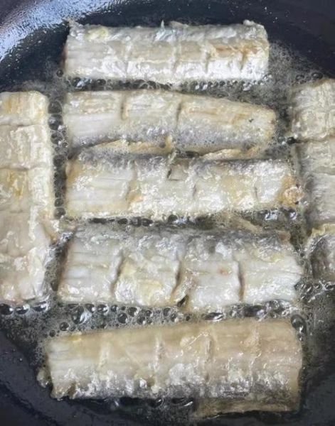 鲜带鱼怎么处理干净_带鱼内脏怎么去除-第2张图片-山城妙识