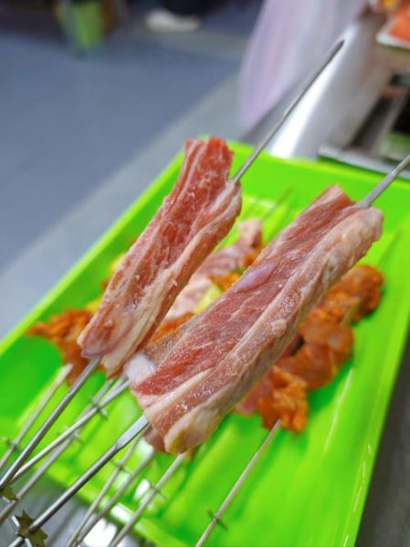 烤羊排烤箱温度和时间_羊排烤多久才外焦里嫩-第1张图片-山城妙识