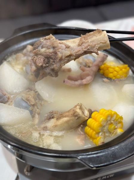 筒子骨跟什么炖汤最佳_筒子骨炖汤搭配推荐-第1张图片-山城妙识