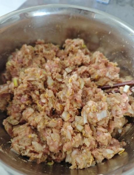 酸菜饺子馅怎么调_酸菜饺子馅用生酸菜还是熟酸菜-第2张图片-山城妙识