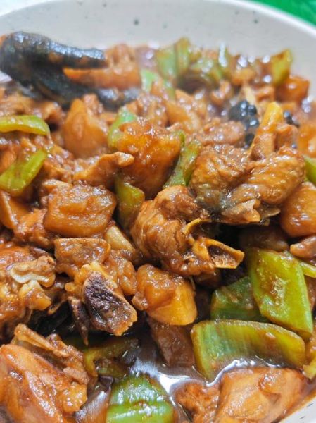 炖鸡块放什么调料_家常做法用什么香料-第1张图片-山城妙识