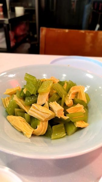 芹菜拌腐竹怎么做_芹菜拌腐竹焯水几分钟-第3张图片-山城妙识 芹菜拌腐竹怎么做_芹菜拌腐竹焯水几分钟-第3张图片-山城妙识