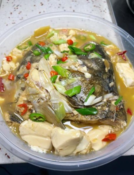 大胖头鱼怎么做好吃_大胖头鱼的家常做法-第2张图片-山城妙识