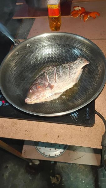鱼怎么不粘锅_煎鱼不破皮技巧-第1张图片-山城妙识