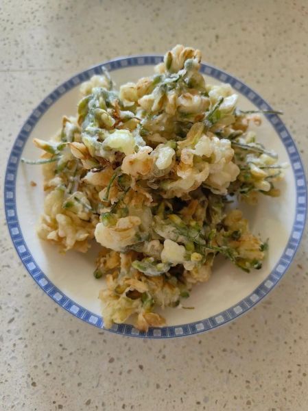 蒸槐花怎么蒸不黄_蒸槐花家常做法视频-第3张图片-山城妙识