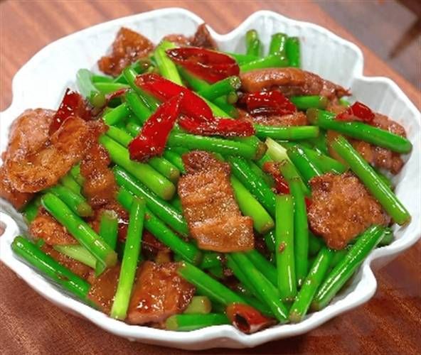 蒜苔炒肉怎么炒才嫩_蒜苔炒肉先炒蒜苔还是先炒肉-第2张图片-山城妙识