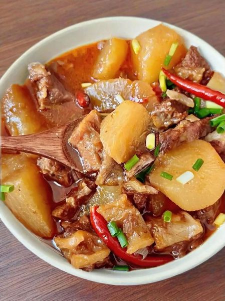 牛肉烧白萝卜怎么烧好吃_牛肉炖萝卜去腥技巧-第1张图片-山城妙识