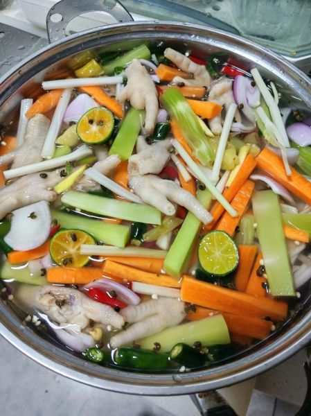 自制泡椒凤爪柠檬怎么做_泡椒凤爪柠檬配方比例-第3张图片-山城妙识