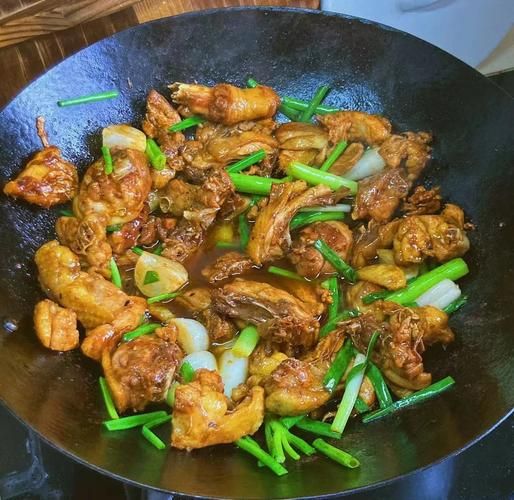 红烧土鸡怎么做_红烧土鸡要焯水吗-第1张图片-山城妙识