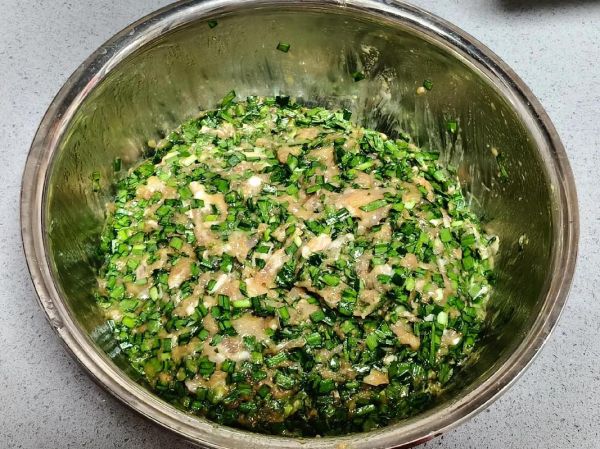 韭菜饺子正宗做法_怎么调馅才够鲜-第2张图片-山城妙识