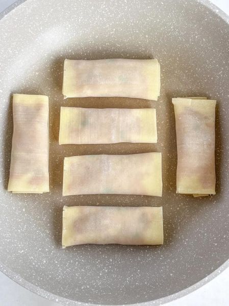 馄饨皮怎么做才薄而不破_馄饨皮的做法视频窍门-第2张图片-山城妙识