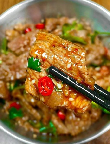 涮牛肉怎么腌制才嫩_涮牛肉嫩滑腌制技巧-第1张图片-山城妙识 涮牛肉怎么腌制才嫩_涮牛肉嫩滑腌制技巧-第1张图片-山城妙识