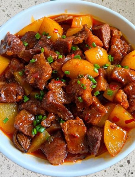 土豆牛肉汤怎么炖才好吃_土豆牛肉汤需要焯水吗-第1张图片-山城妙识