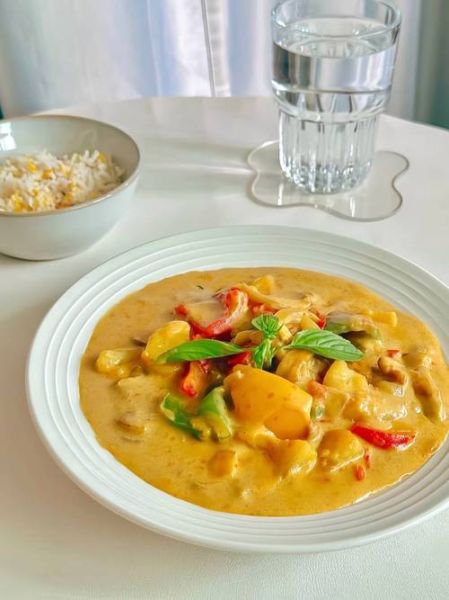 泰式椰浆咖喱鸡怎么做_椰浆咖喱鸡用什么椰浆-第2张图片-山城妙识 泰式椰浆咖喱鸡怎么做_椰浆咖喱鸡用什么椰浆-第2张图片-山城妙识