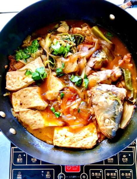 东北农家炖鱼怎么做_东北铁锅炖鱼放什么配菜-第1张图片-山城妙识