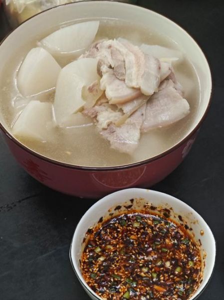 白萝卜炖肉汤怎么做_白萝卜炖肉汤要焯水吗-第3张图片-山城妙识 白萝卜炖肉汤怎么做_白萝卜炖肉汤要焯水吗-第3张图片-山城妙识