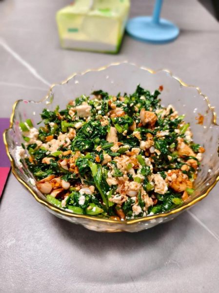 凉拌茼蒿怎么做好吃_凉拌茼蒿的做法大全-第1张图片-山城妙识