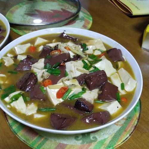 猪血豆腐汤怎么做_猪血豆腐汤的家常做法-第2张图片-山城妙识