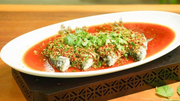 小鲫鱼怎么做好吃_家常小鲫鱼的做法大全-第1张图片-山城妙识