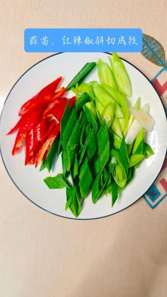 蒜苗炒腊肉需要煮吗_腊肉要不要先焯水-第1张图片-山城妙识