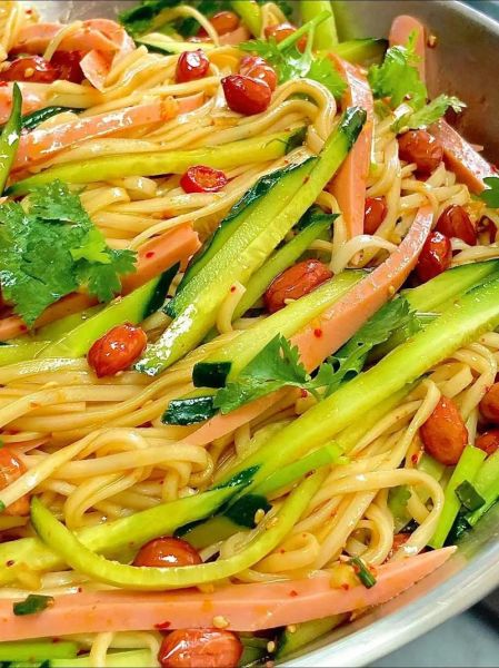 凉拌面条怎么做好吃_凉拌面条的家常做法-第1张图片-山城妙识