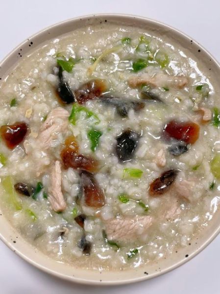 皮蛋瘦肉粥怎么做_皮蛋瘦肉粥的做法步骤视频教程-第2张图片-山城妙识