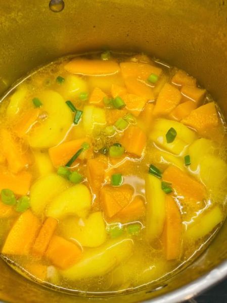 南瓜土豆汤怎么做_南瓜土豆汤热量高吗-第2张图片-山城妙识 南瓜土豆汤怎么做_南瓜土豆汤热量高吗-第2张图片-山城妙识