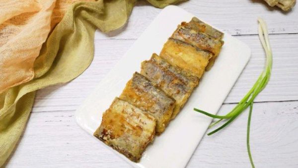 香煎带鱼段怎么做好吃_家常做法步骤详解-第1张图片-山城妙识