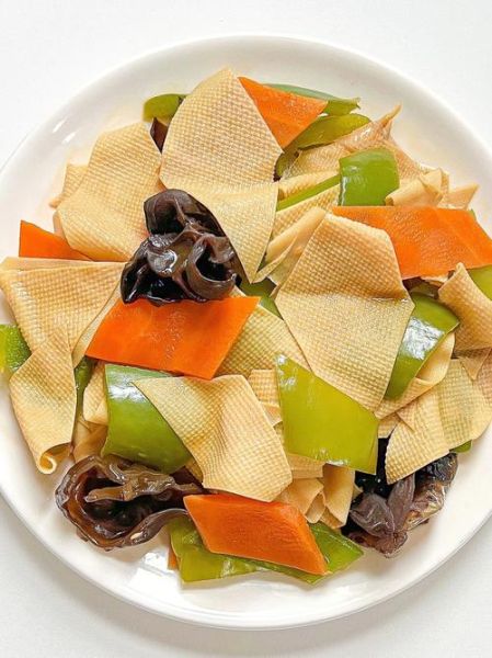 豆腐皮怎么炒好吃又简单_家常豆腐皮炒法-第1张图片-山城妙识