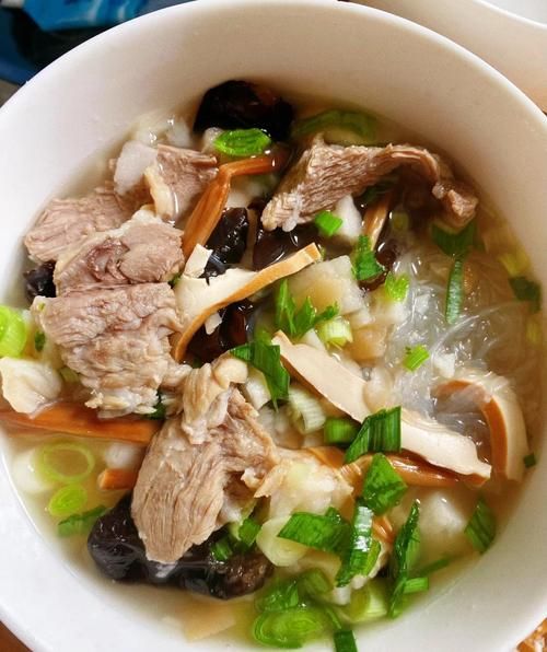 牛羊肉泡馍怎么做_泡馍汤头熬制秘诀-第1张图片-山城妙识