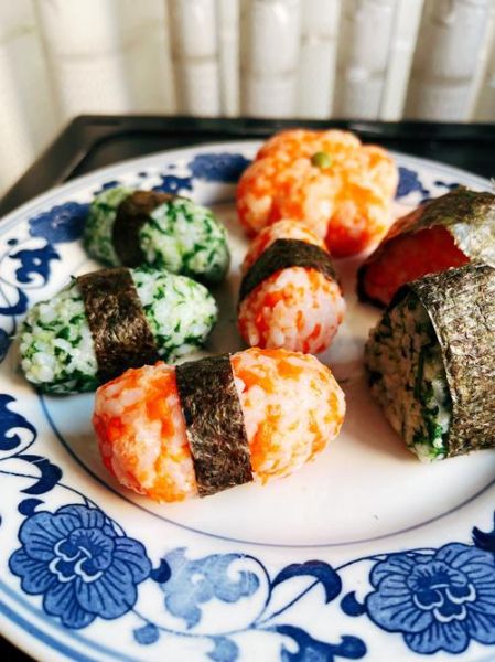 日本饭团怎么捏_日本饭团简单做法大全-第1张图片-山城妙识