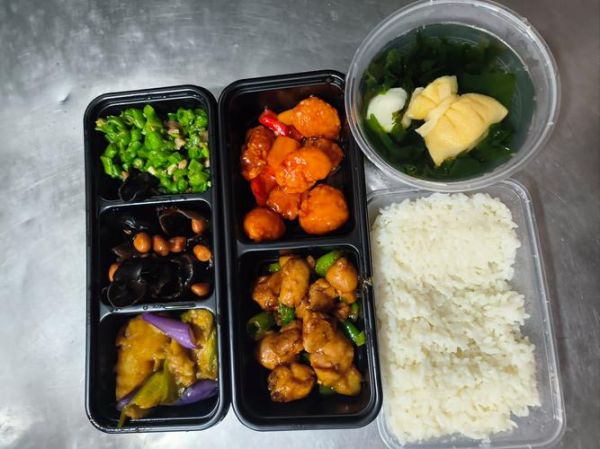 盒饭怎么拍才好看_外卖便当摆盘技巧-第1张图片-山城妙识 盒饭怎么拍才好看_外卖便当摆盘技巧-第1张图片-山城妙识