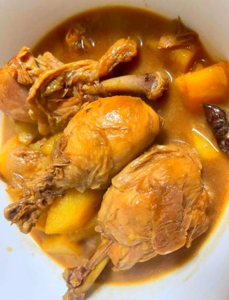 土豆炖鸡腿要不要焯水_焯水会不会让鸡腿变柴-第1张图片-山城妙识