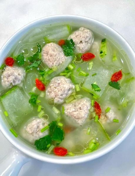 猪肉冬瓜丸子汤怎么做_冬瓜丸子汤的家常做法-第1张图片-山城妙识