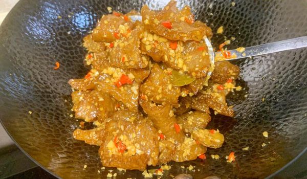 煮熟的猪皮怎么做好吃_猪皮做什么菜最香-第2张图片-山城妙识